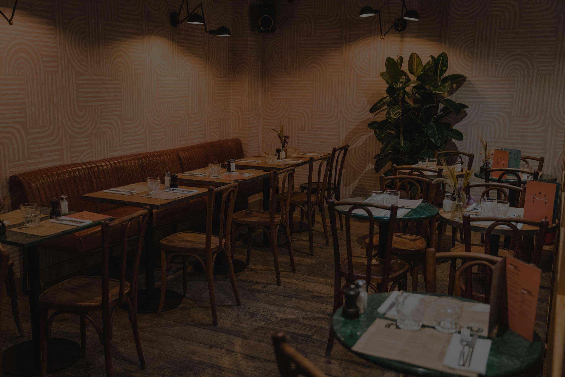 Restaurant Brasserie CAVALE - Paris 10 - Castaniu Family